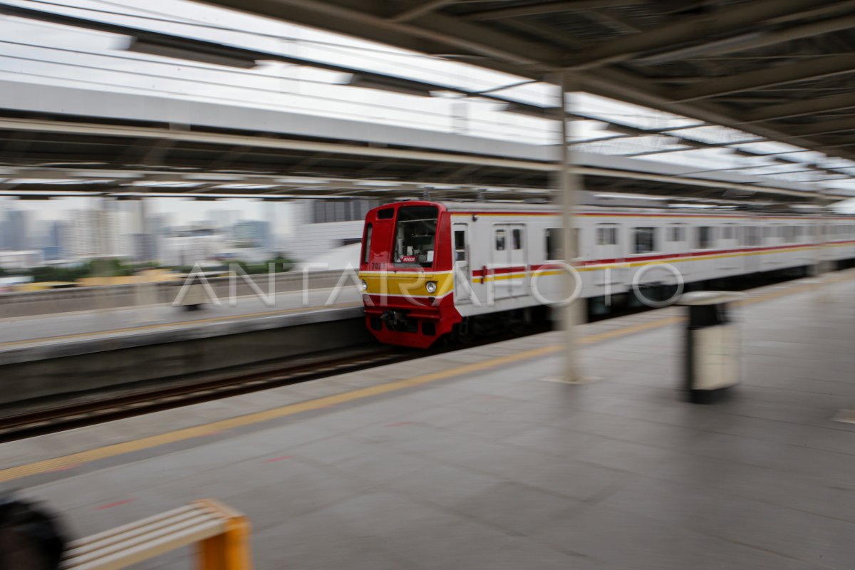 NEW ROUTE KRL COMMUTER LINE | ANTARA Foto