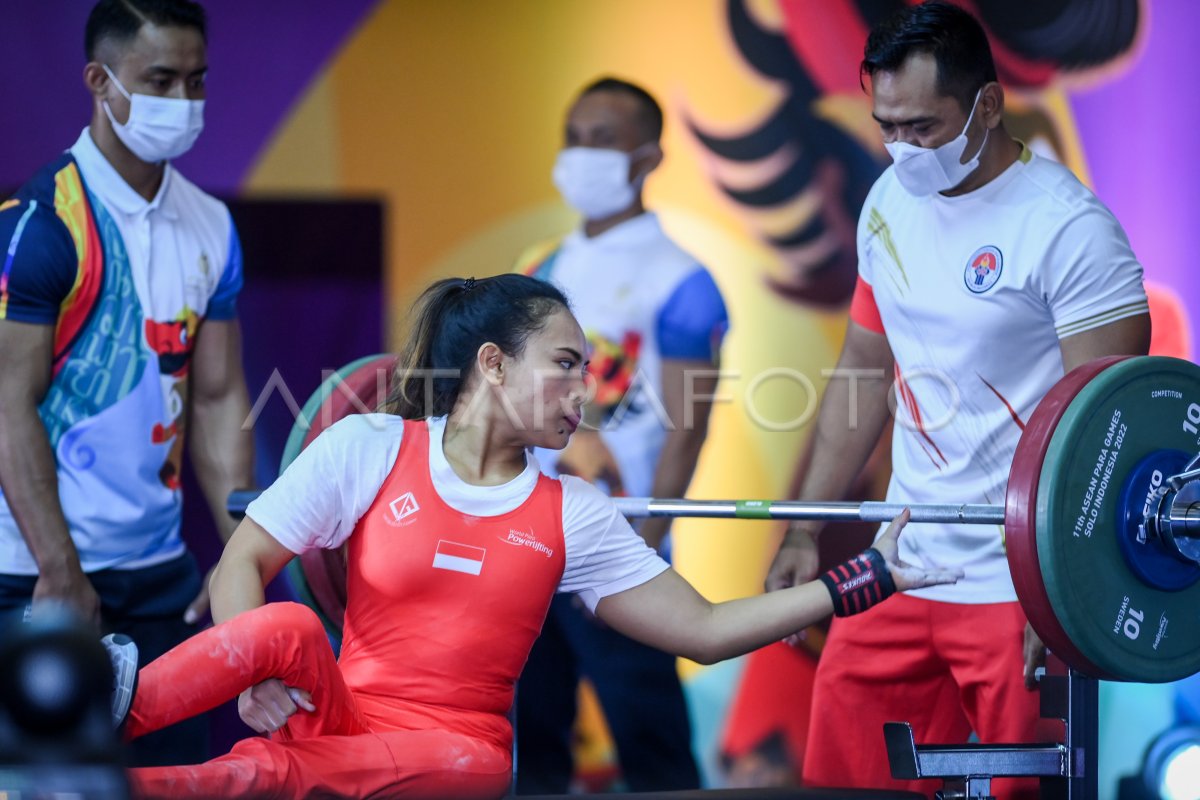 MEDALI EMAS ANGKAT BERAT 45 KG WANITA APG 2022 | ANTARA Foto