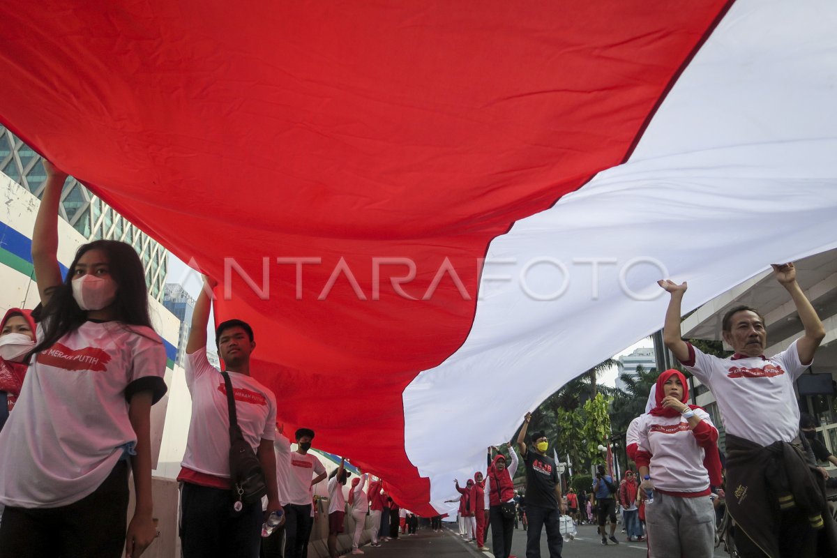 KIRAB MERAH PUTIH | ANTARA Foto