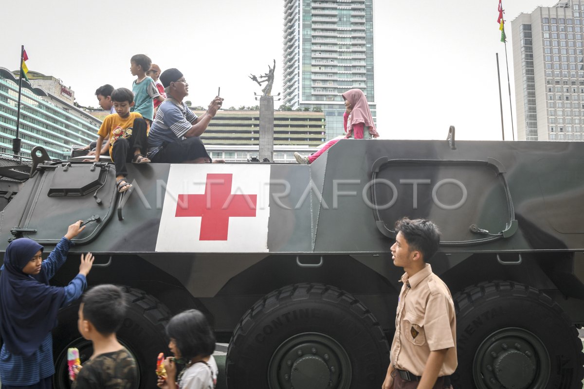 TNI ALUTSISTA EXHIBITION | ANTARA Foto