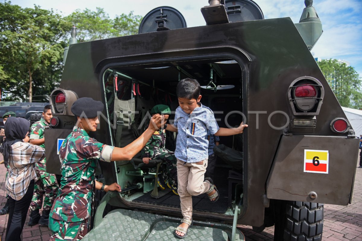 THE ALUTSISTA TNI EXHIBITION IN MEDAN | ANTARA Foto