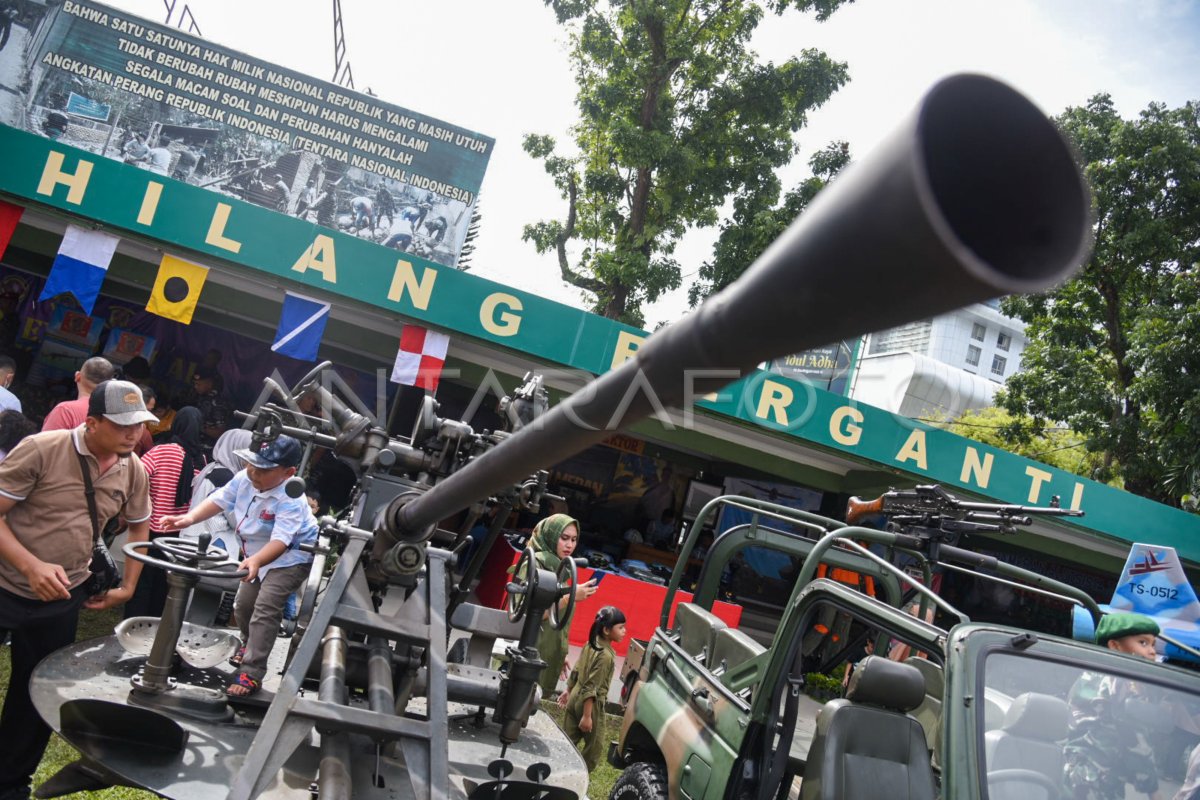 THE ALUTSISTA TNI EXHIBITION IN MEDAN | ANTARA Foto