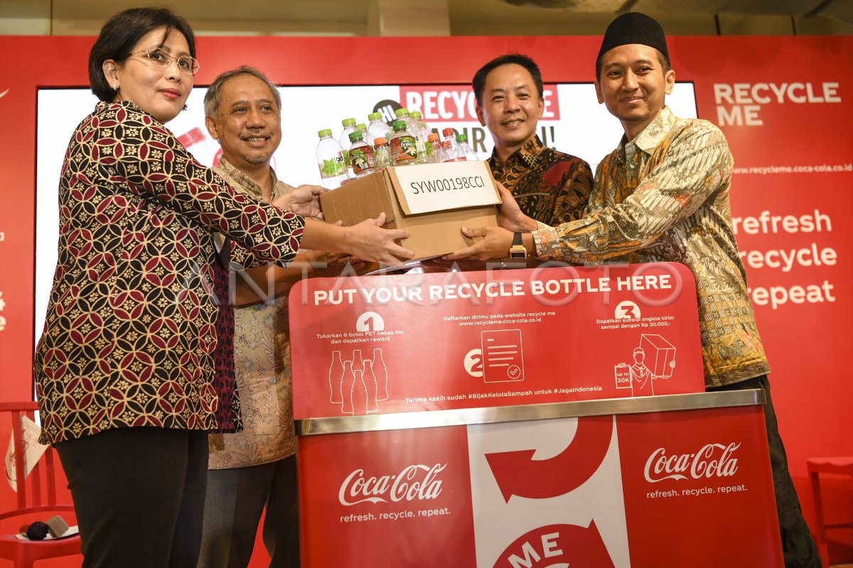 PROGRAM DAUR ULANG COCA COLA | ANTARA Foto PROGRAM DAUR ULANG COCA COLA | ANTARA Foto