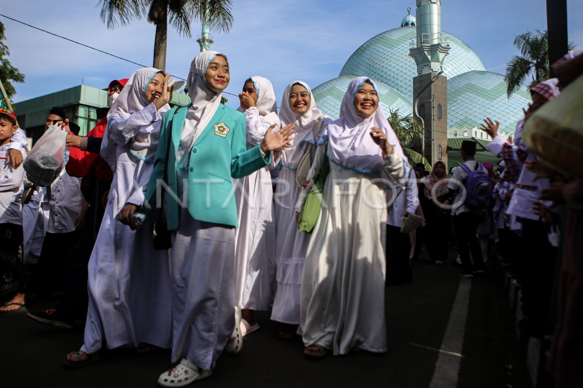 PERINGATAN HARI SANTRI 2022 DI TANGERANG | ANTARA Foto