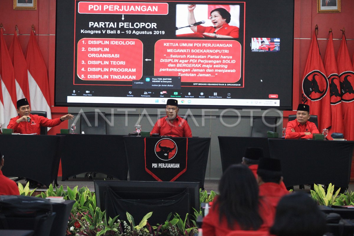 PEMBEKALAN SEKOLAH PARTAI PDI PERJUANGAN | ANTARA Foto PEMBEKALAN SEKOLAH PARTAI PDI PERJUANGAN | ANTARA Foto