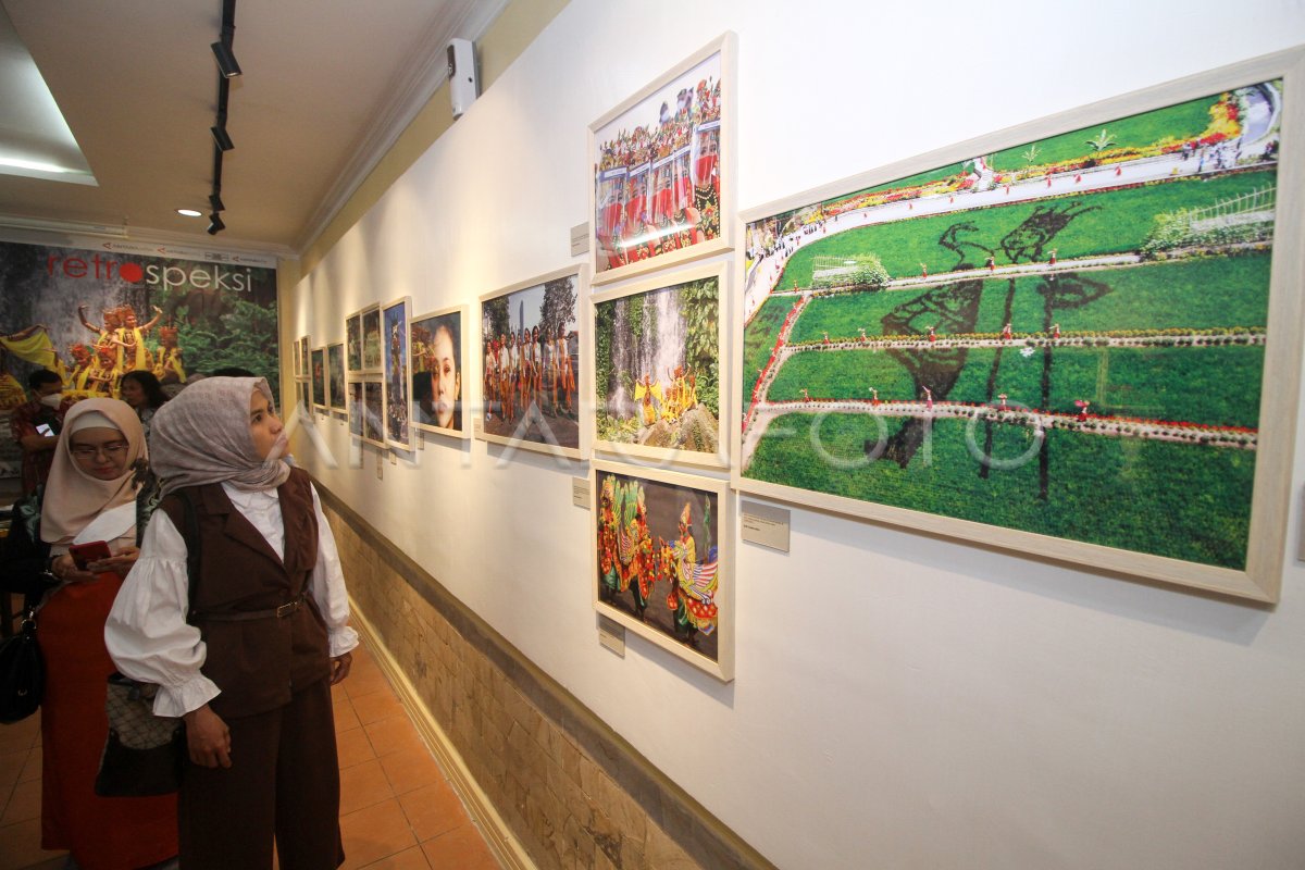 PELUNCURAN BUKU DAN PAMERAN RETROSPEKSI JATIM | ANTARA Foto