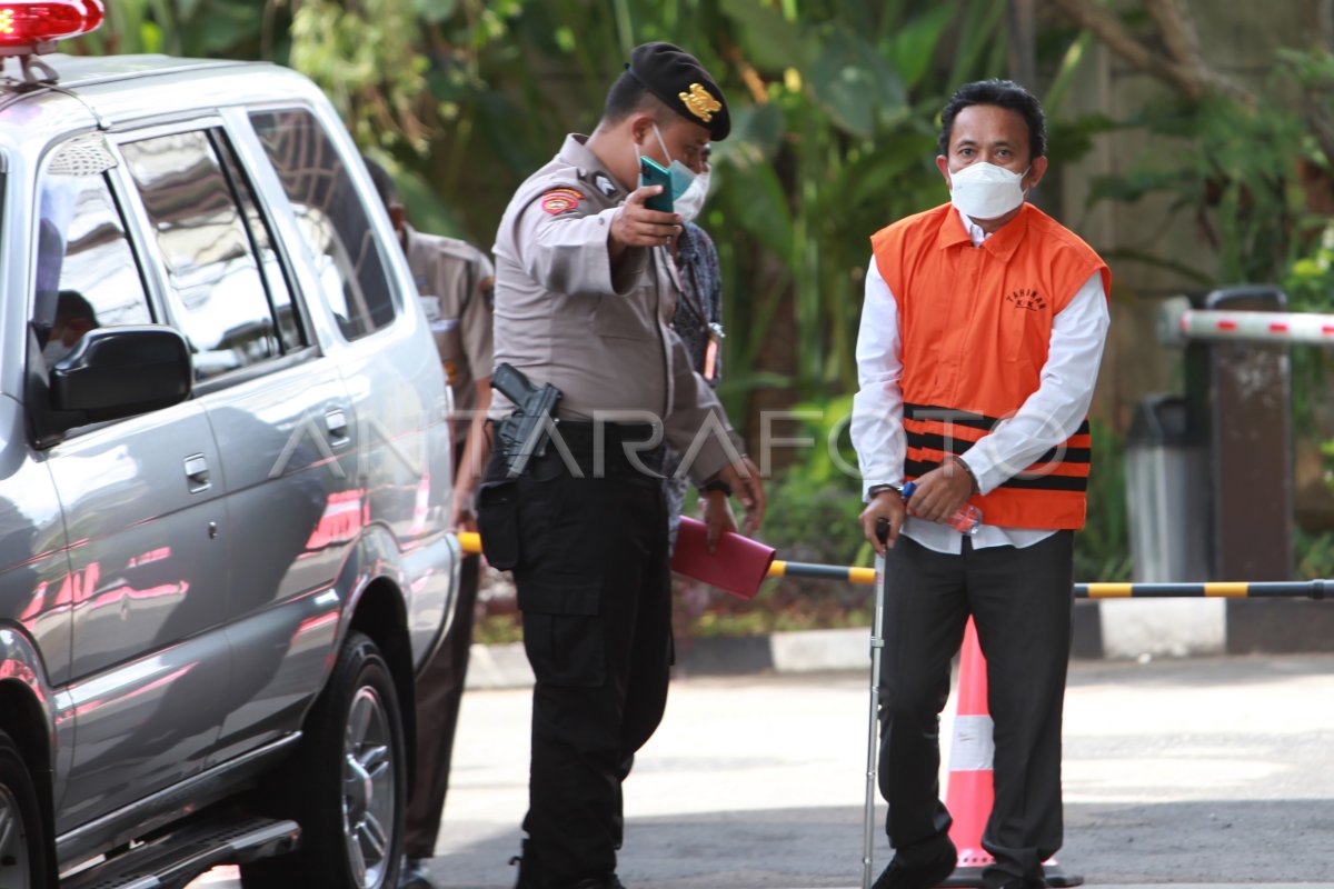 PEMERIKSAAN TERSANGKA ABDUL HAMID | ANTARA Foto