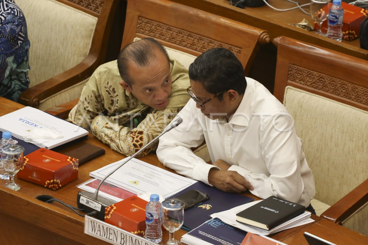 RAKER MENTERI ESDM DENGAN KOMISI VII DPR | ANTARA Foto RAKER MENTERI ESDM DENGAN KOMISI VII DPR | ANTARA Foto