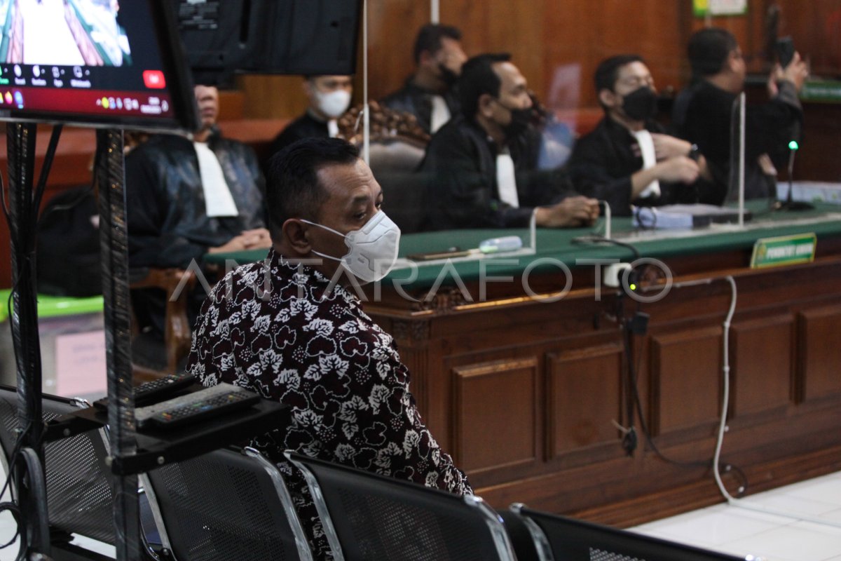 SIDANG TUNTUTAN TERDAKWA TRAGEDI KANJURUHAN | ANTARA Foto SIDANG TUNTUTAN TERDAKWA TRAGEDI KANJURUHAN | ANTARA Foto