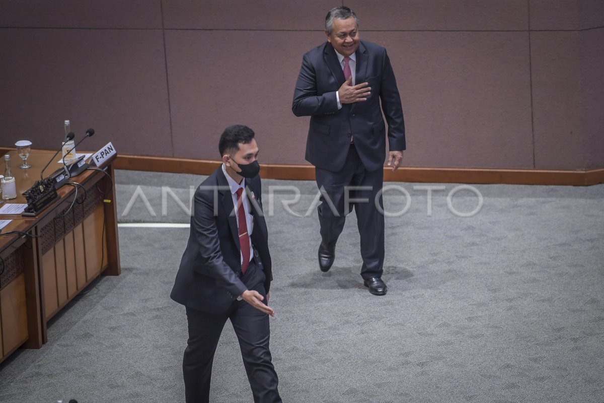 REVENUE PERRY WARJIYO GUBERNUR BI 2023-2028 | ANTARA Foto
