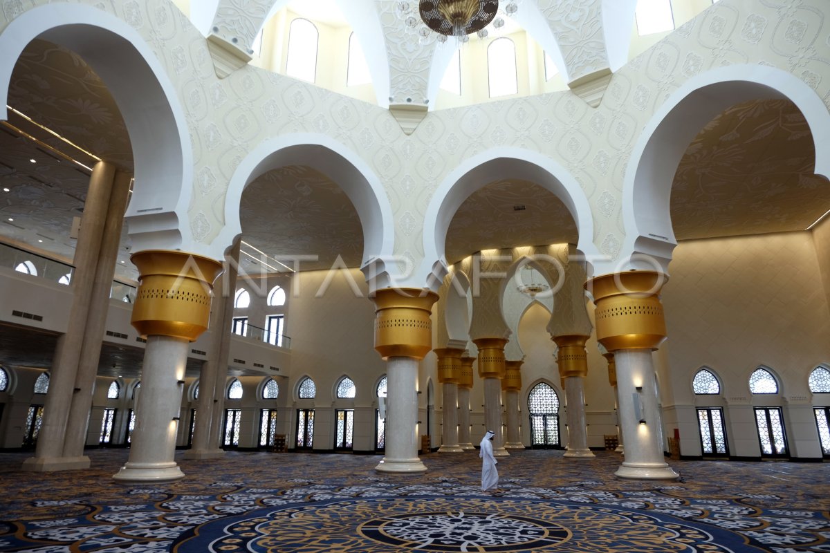 PERSIAPAN RAMADHAN IN MASJID SYEIKH ZAYED SOLO | ANTARA Foto