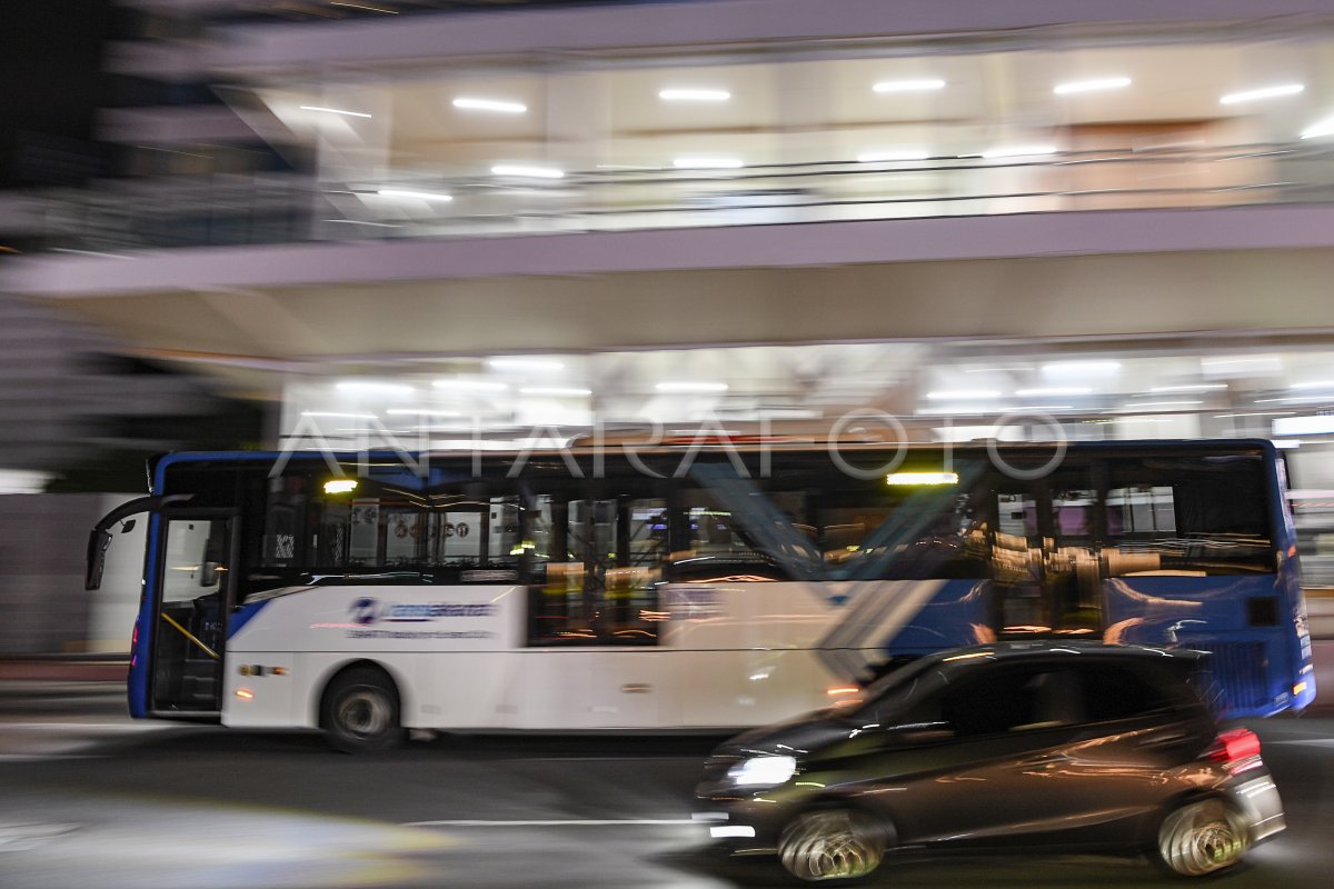 USULAN PENYESUAIAN TARIF TRANSJAKARTA | ANTARA Foto USULAN PENYESUAIAN TARIF TRANSJAKARTA | ANTARA Foto