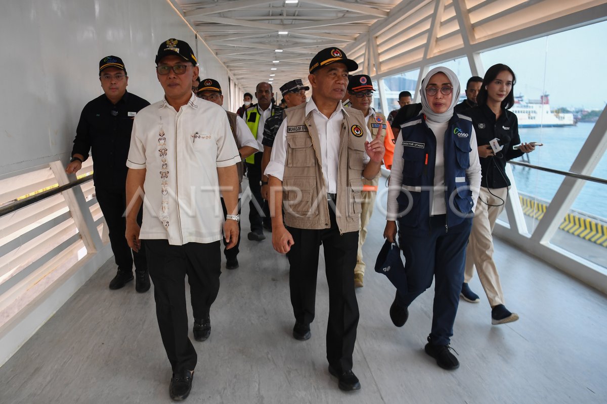 MENKO PMK TINJAU PELAYANAN DI PELABUHAN MERAK | ANTARA Foto