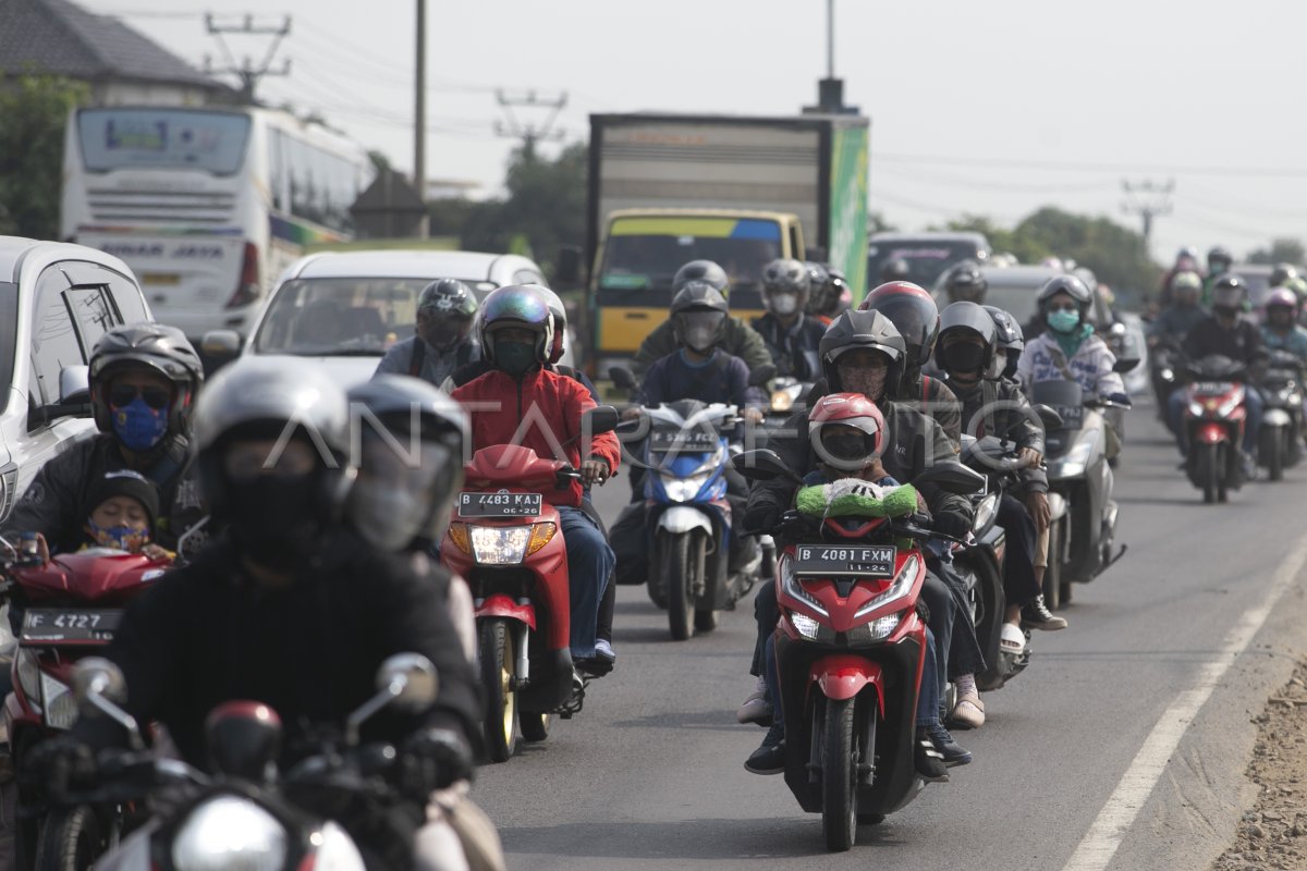 PUNCAK ARUS MUDIK PANTURA | ANTARA Foto
