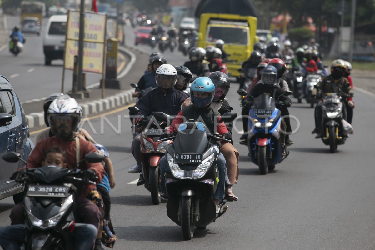 PUNCAK ARUS MUDIK PANTURA | ANTARA Foto
