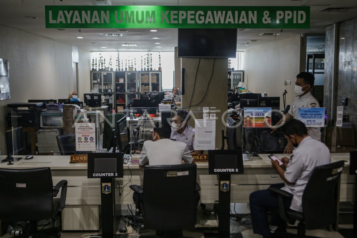 HARI PERTAMA MASUK KERJA ASN DKI JAKARTA | ANTARA Foto HARI PERTAMA MASUK KERJA ASN DKI JAKARTA | ANTARA Foto