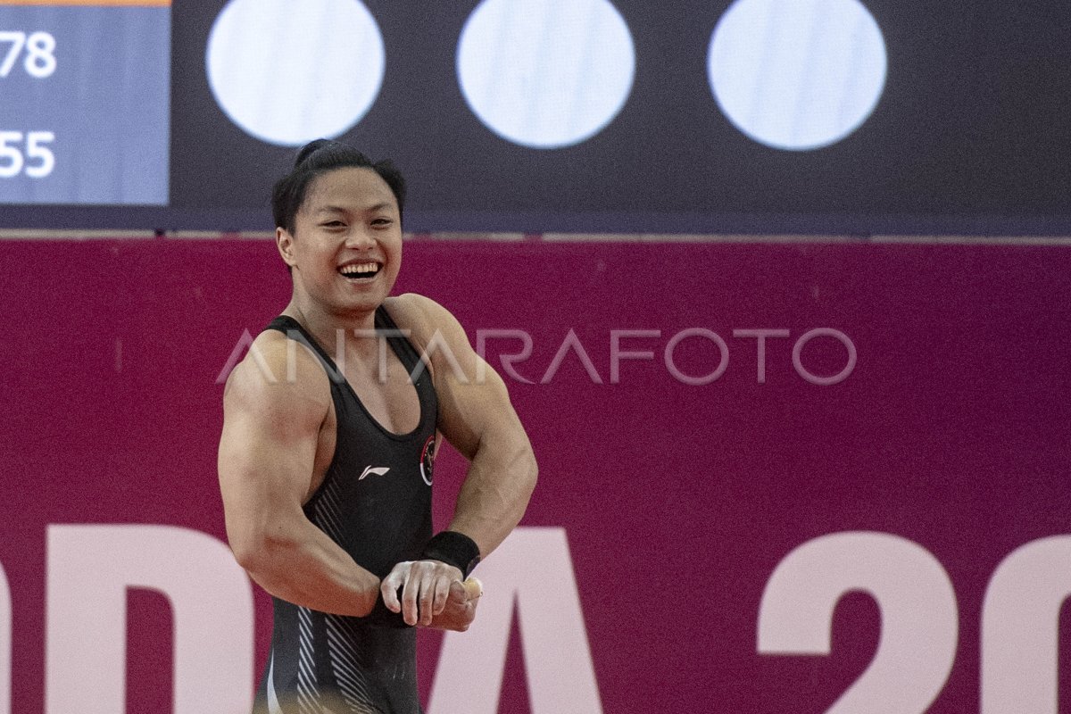 Lifter Rahmat Erwin Abdullah raih emas dan pecahkan rekor SEA Games | ANTARA Foto
