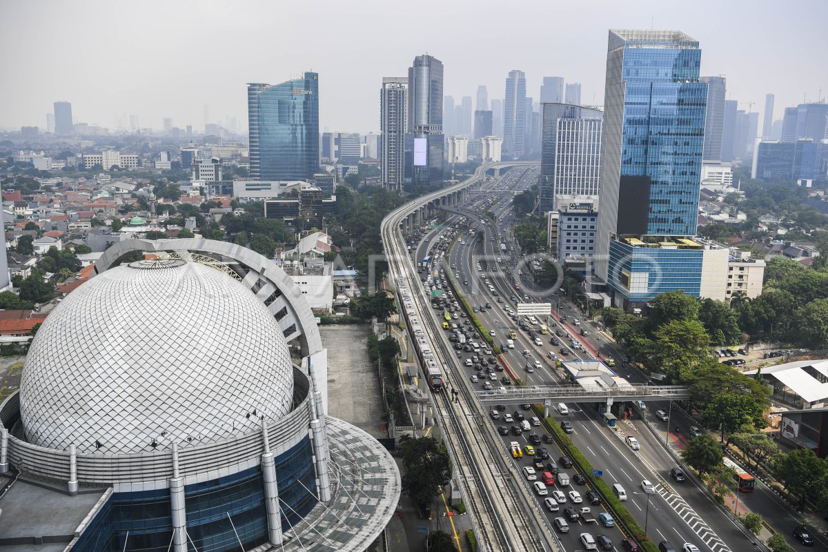 Uji coba LRT Jabodebek | ANTARA Foto Uji coba LRT Jabodebek | ANTARA Foto