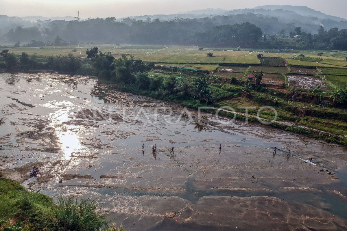Puncak musim kemarau di Indonesia | ANTARA Foto