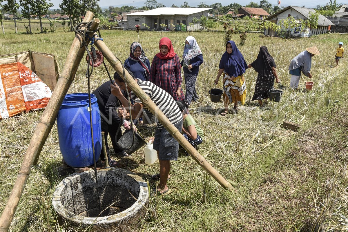 Kesulitan air bersih di Ciamis | ANTARA Foto