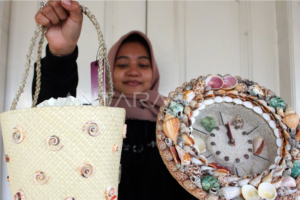 UMKM migrasi ke ekosistem digital | ANTARA Foto UMKM migrasi ke ekosistem digital | ANTARA Foto