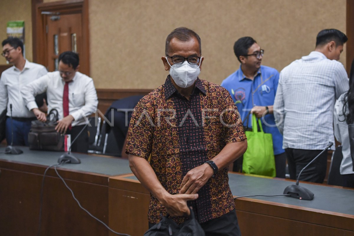 Sidang dakwaan kasus korupsi pengadaan pesawat Garuda Indonesia ... Sidang dakwaan kasus korupsi pengadaan pesawat Garuda Indonesia ...