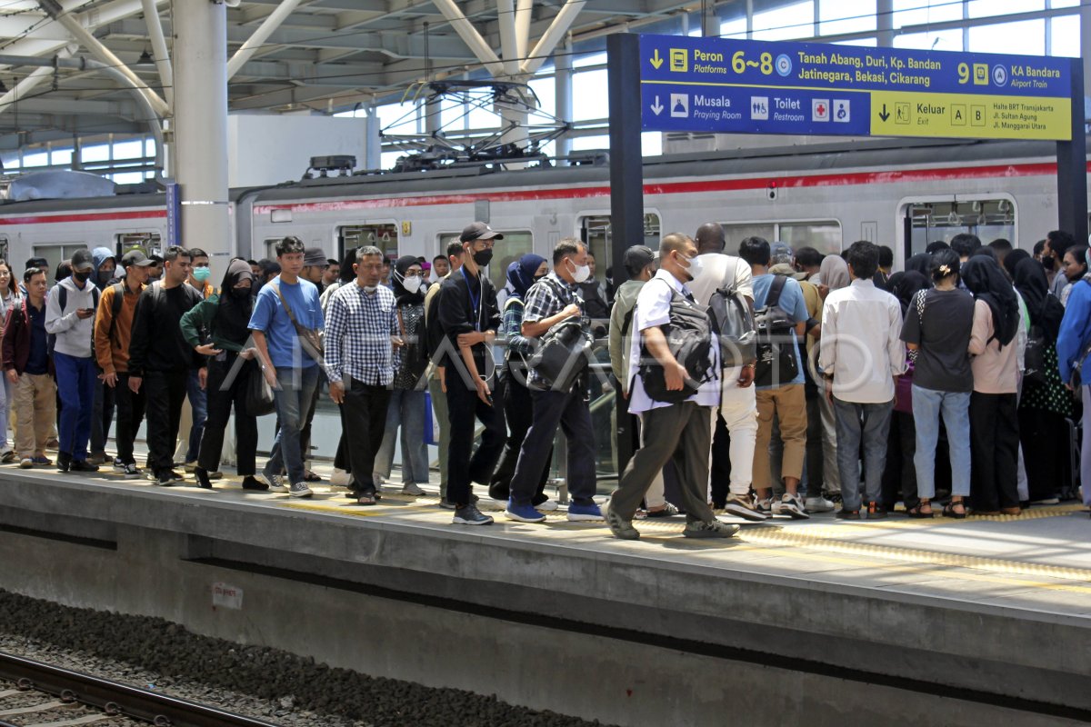 Upaya meningkatkan layanan KRL | ANTARA Foto