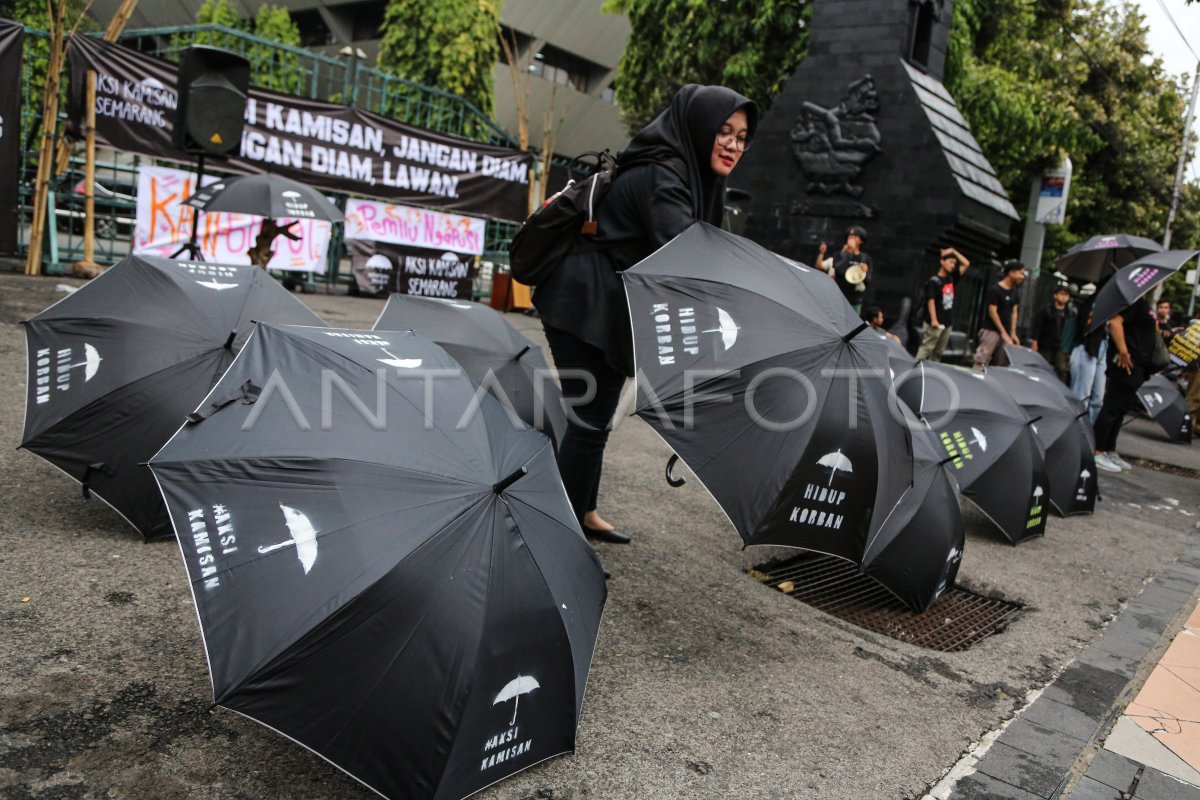 Aksi 17 Tahun Kamisan di Semarang | ANTARA Foto
