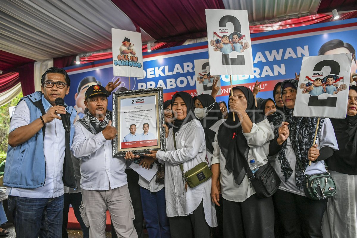 Sejumlah relawan dukung Prabowo-Gibran | ANTARA Foto