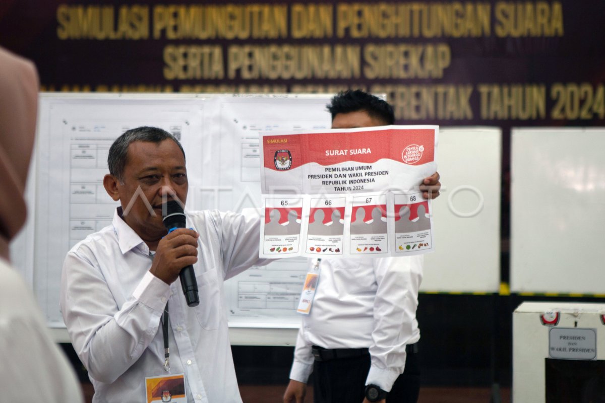 2024 elections and voice calculation simulation | ANTARA Foto 2024 elections and voice calculation simulation | ANTARA Foto
