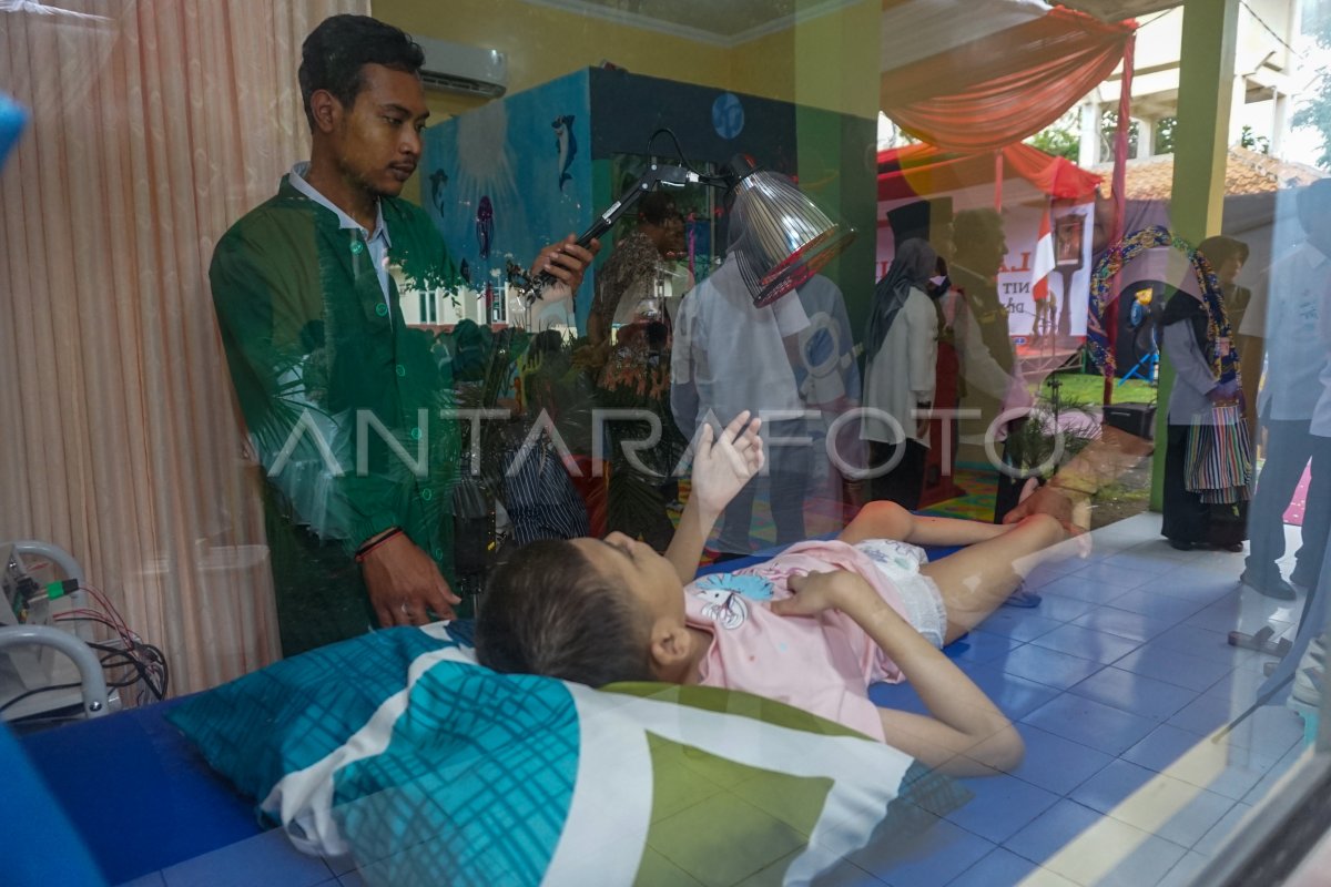 Layanan terapi gratis bagi penyandang disabilitas di Batang | ANTARA Foto Layanan terapi gratis bagi penyandang disabilitas di Batang | ANTARA Foto