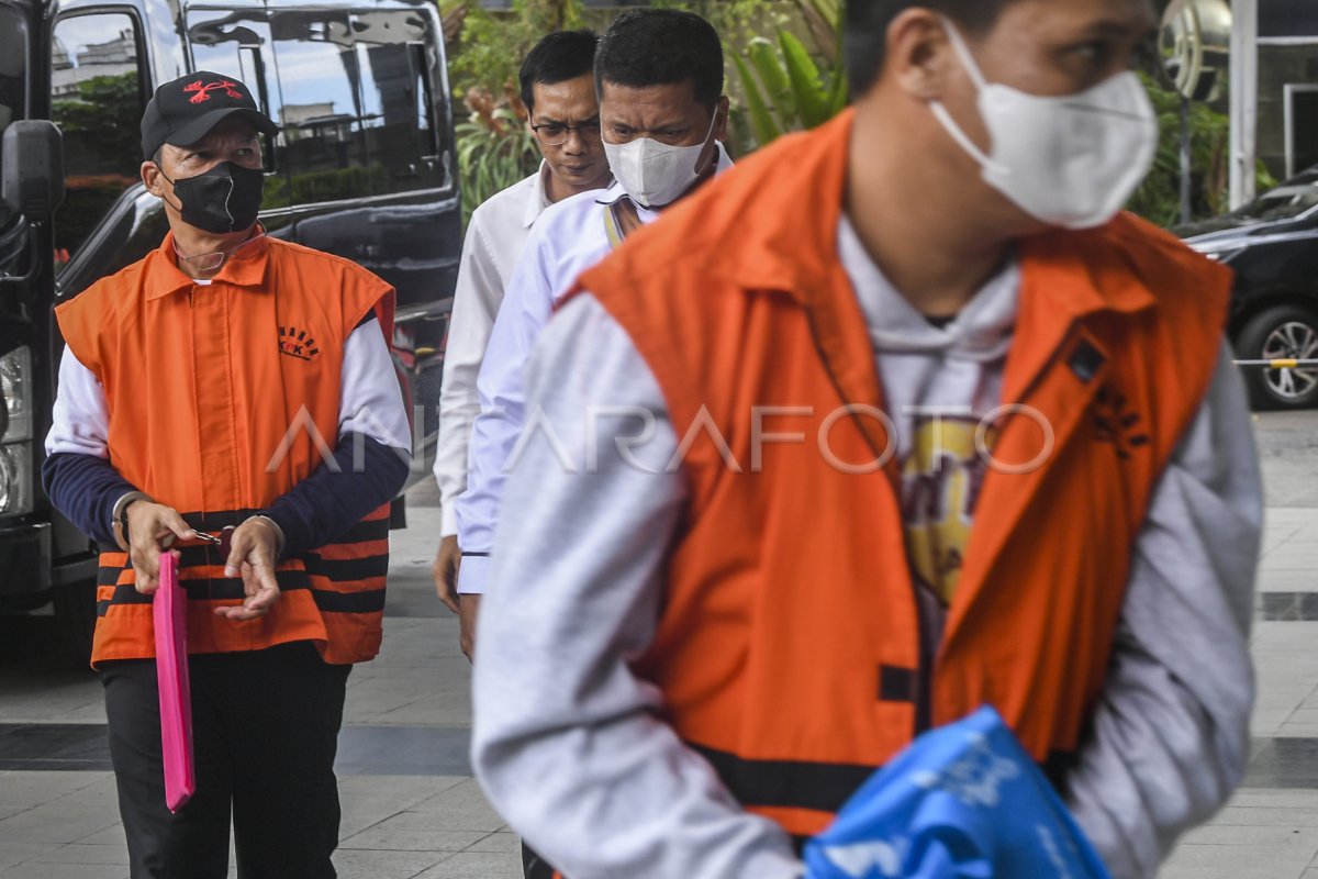 Abu Hanifa jalani pemeriksaan lanjutan di KPK | ANTARA Foto Abu Hanifa jalani pemeriksaan lanjutan di KPK | ANTARA Foto