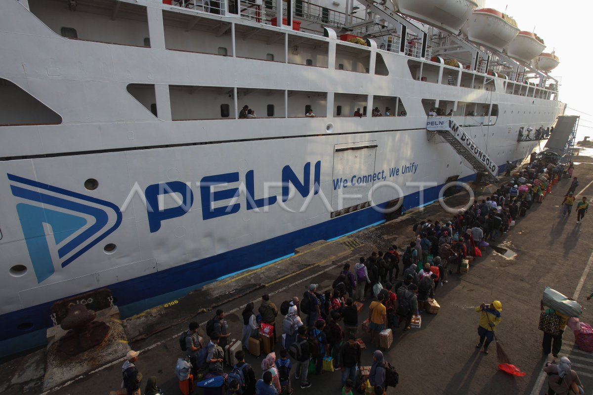 Arus balik Lebaran di Pelabuhan Tanjung Perak Surabaya | ANTARA Foto