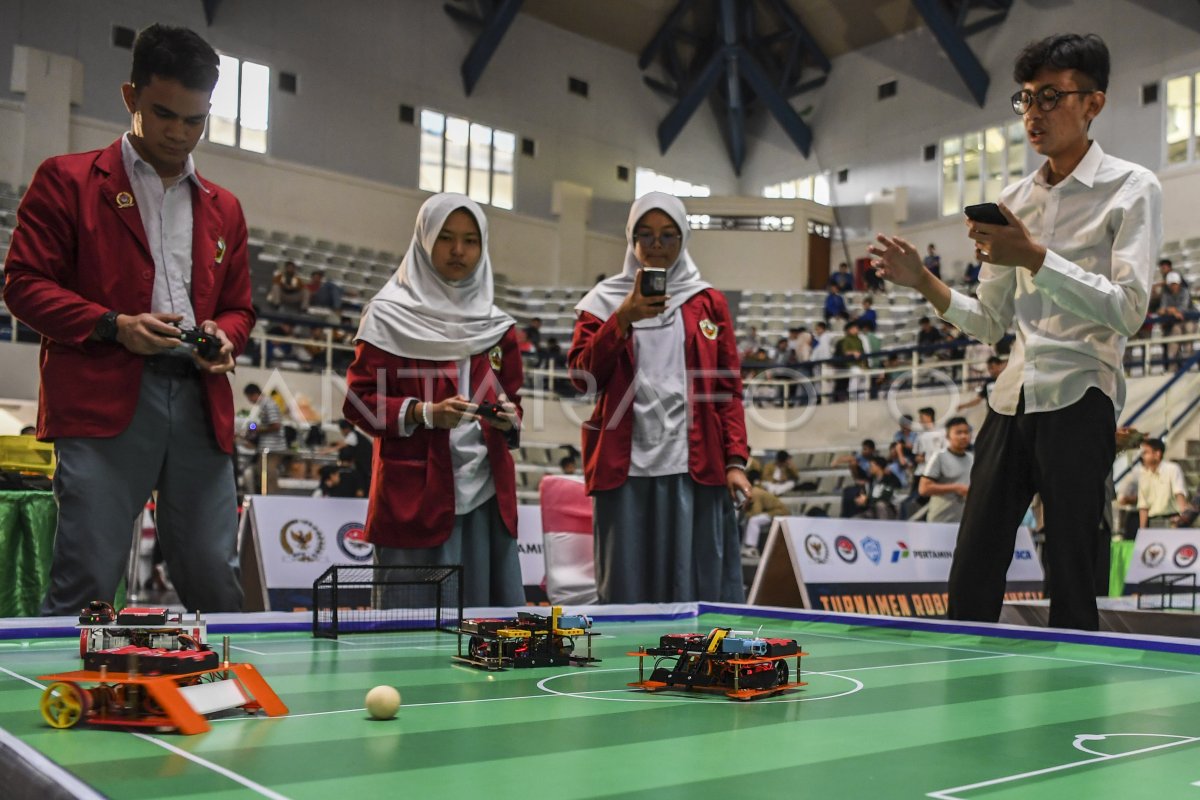 Turnamen Robotik Indonesia 2024 | ANTARA Foto