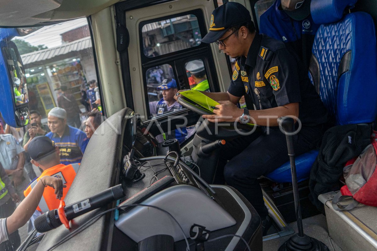 Pemeriksaan kelaikan bus pariwisata | ANTARA Foto