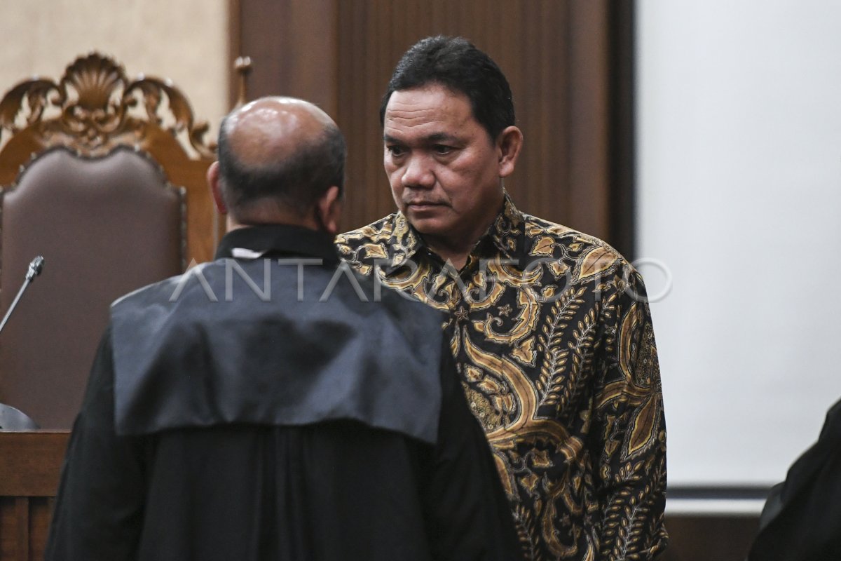 Achsanul Qosasi divonis 2,5 tahun penjara | ANTARA Foto Achsanul Qosasi divonis 2,5 tahun penjara | ANTARA Foto