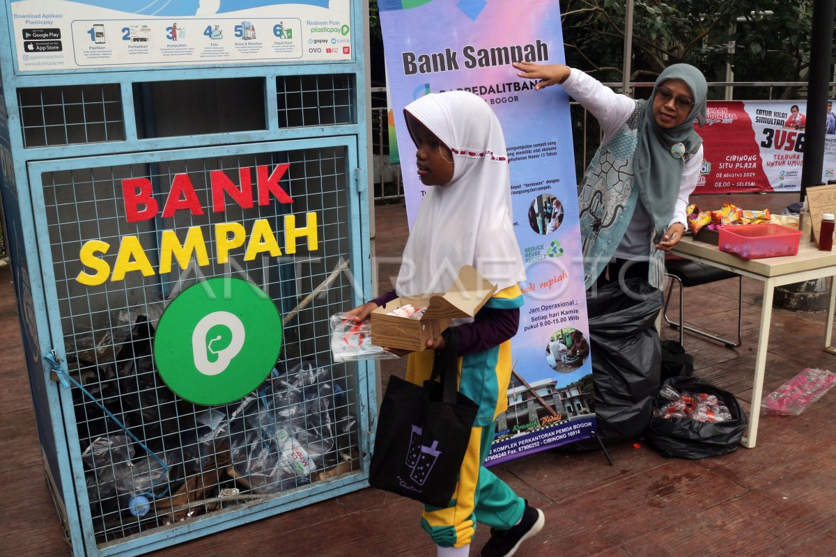 Sosialisasi pemanfaatan Bank Sampah | ANTARA Foto