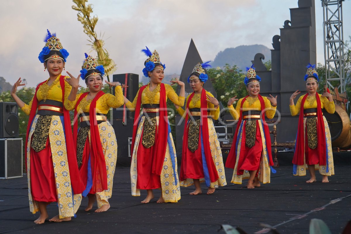 Pentas seni budaya DCF 2024 | ANTARA Foto