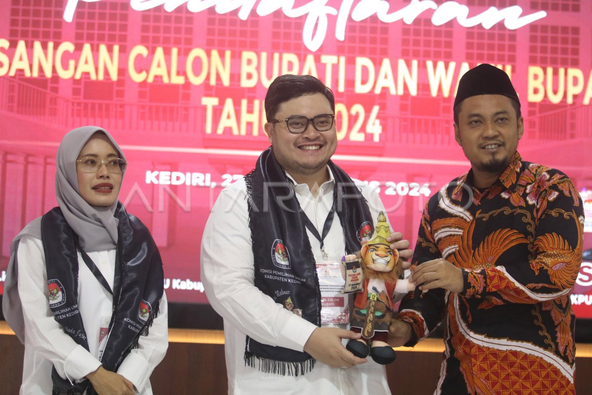 Pendaftaran Bakal Calon Bupati Kediri | ANTARA Foto