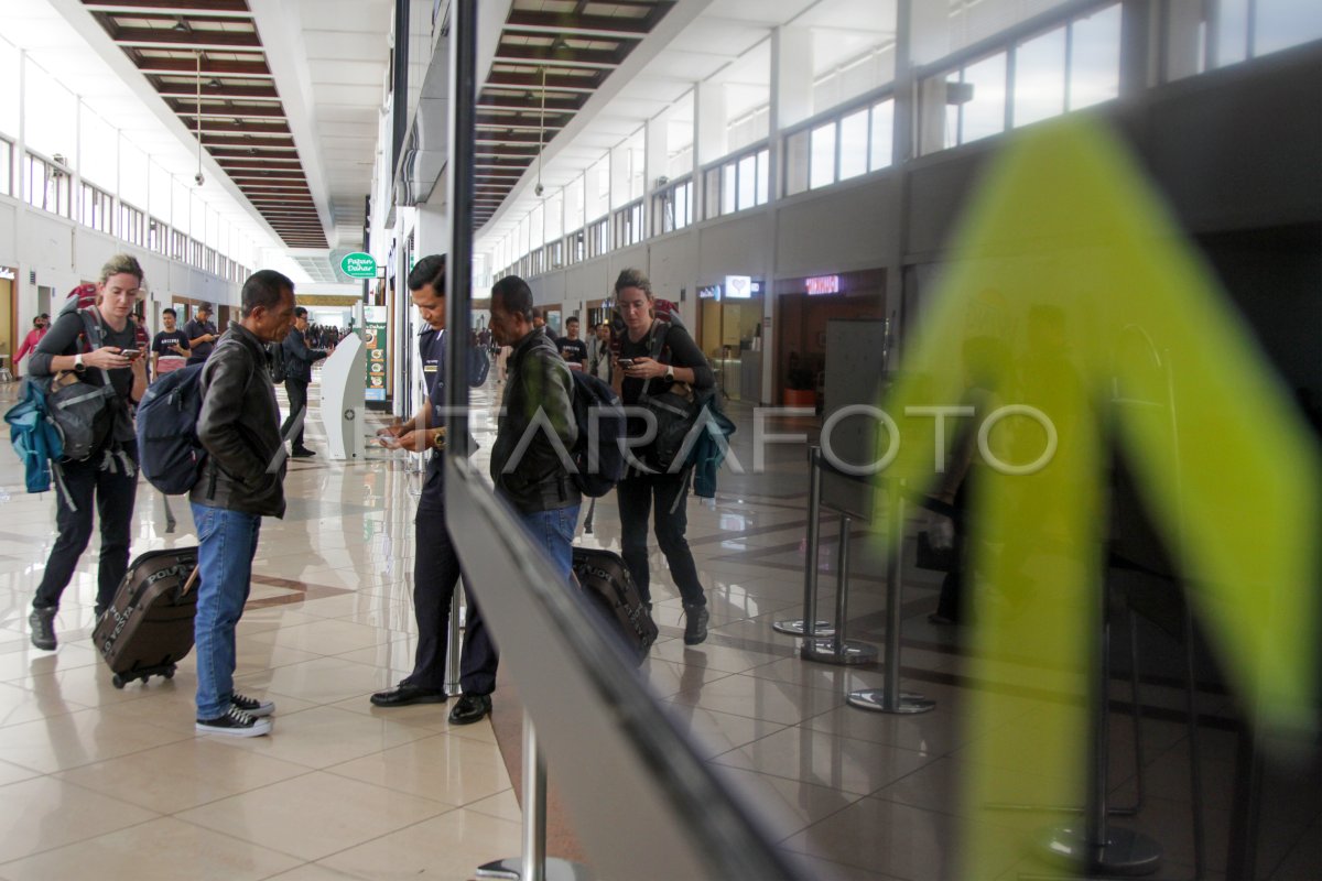 Jumlah kunjungan wisman melalui Bandara Juanda meningkat | ANTARA Foto Jumlah kunjungan wisman melalui Bandara Juanda meningkat | ANTARA Foto