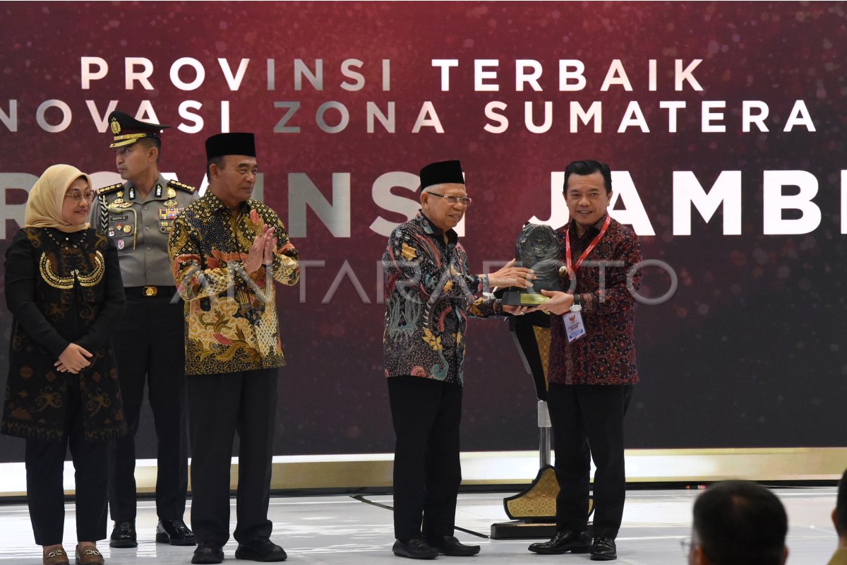 Wapres serahkan Penganugerahan Paritrana Award | ANTARA Foto
