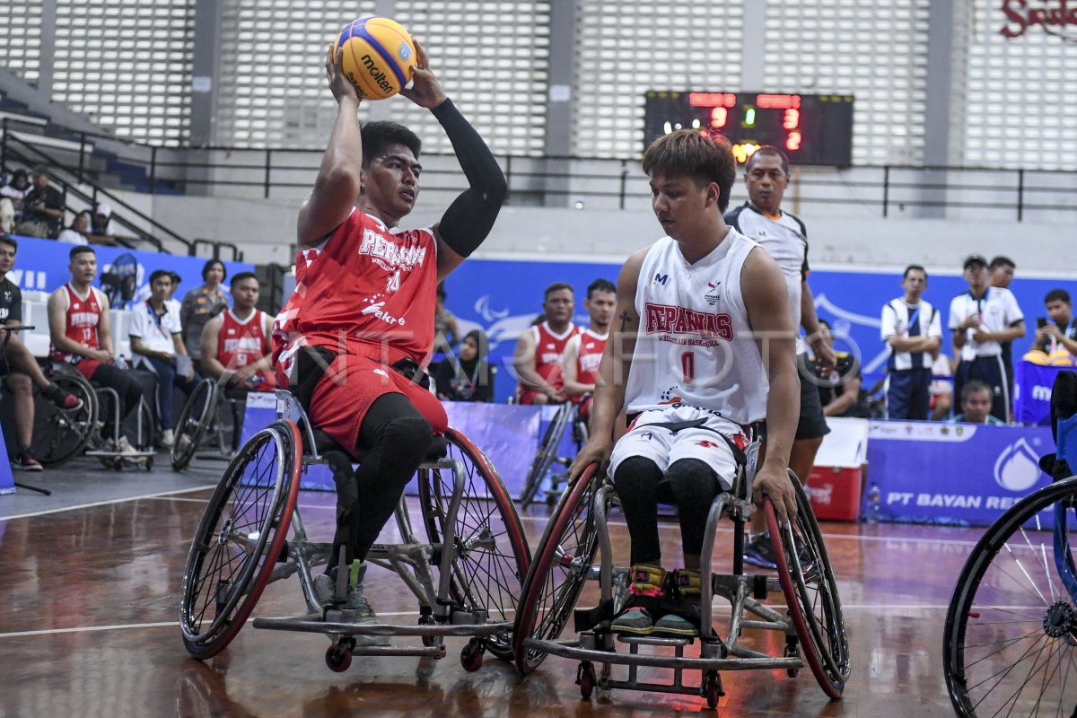 Peparnas 2024: Pertandingan eksibisi basket kursi roda putra | ANTARA Foto