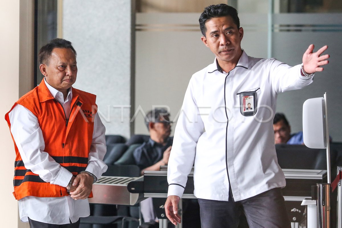 Pemeriksaan tersangka kasus korupsi Bandung Smart City | ANTARA Foto