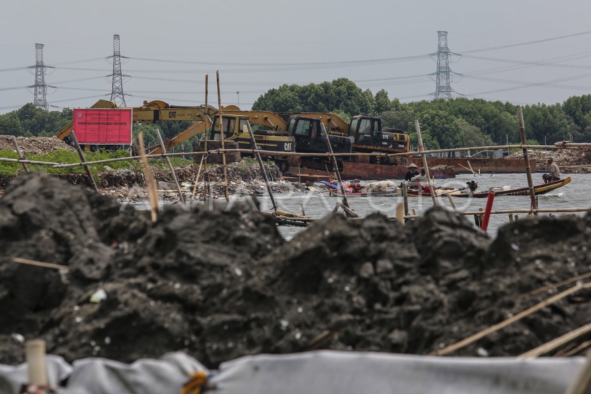PSDKP segel pagar laut di perairan Bekasi | ANTARA Foto