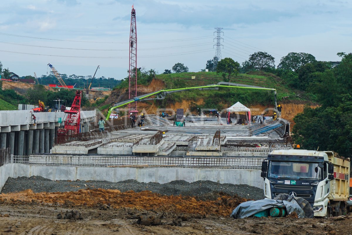 Progres pembangunan jalan tol IKN | ANTARA Foto