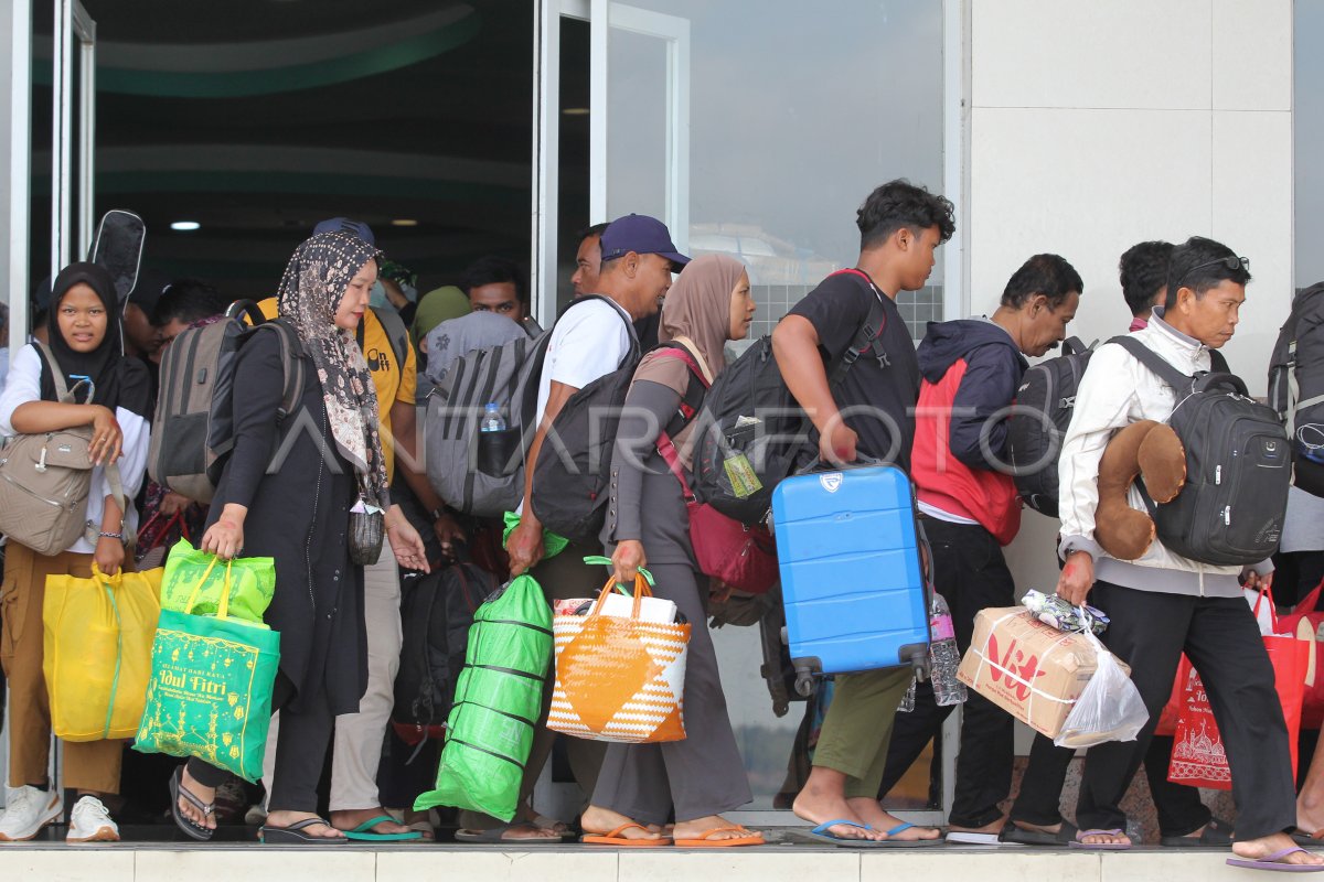 Arus balik di Pelabuhan Tanjung Perak Surabaya | ANTARA Foto