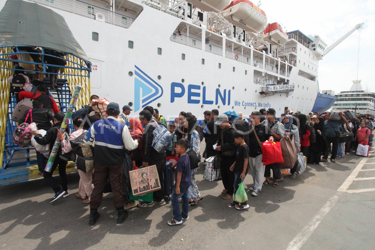 Arus balik di Pelabuhan Tanjung Perak Surabaya | ANTARA Foto