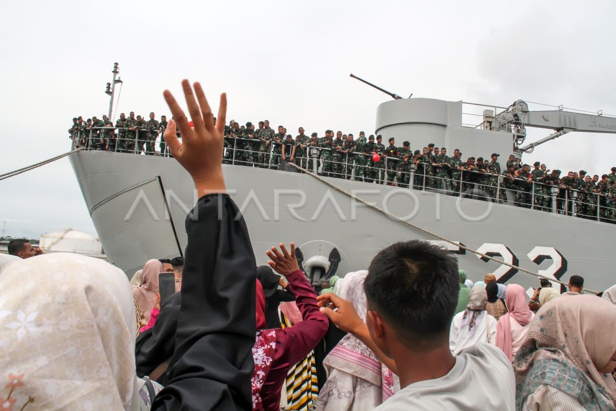 Pemberangkatan Satgas Pamtas RI ke Papua | ANTARA Foto