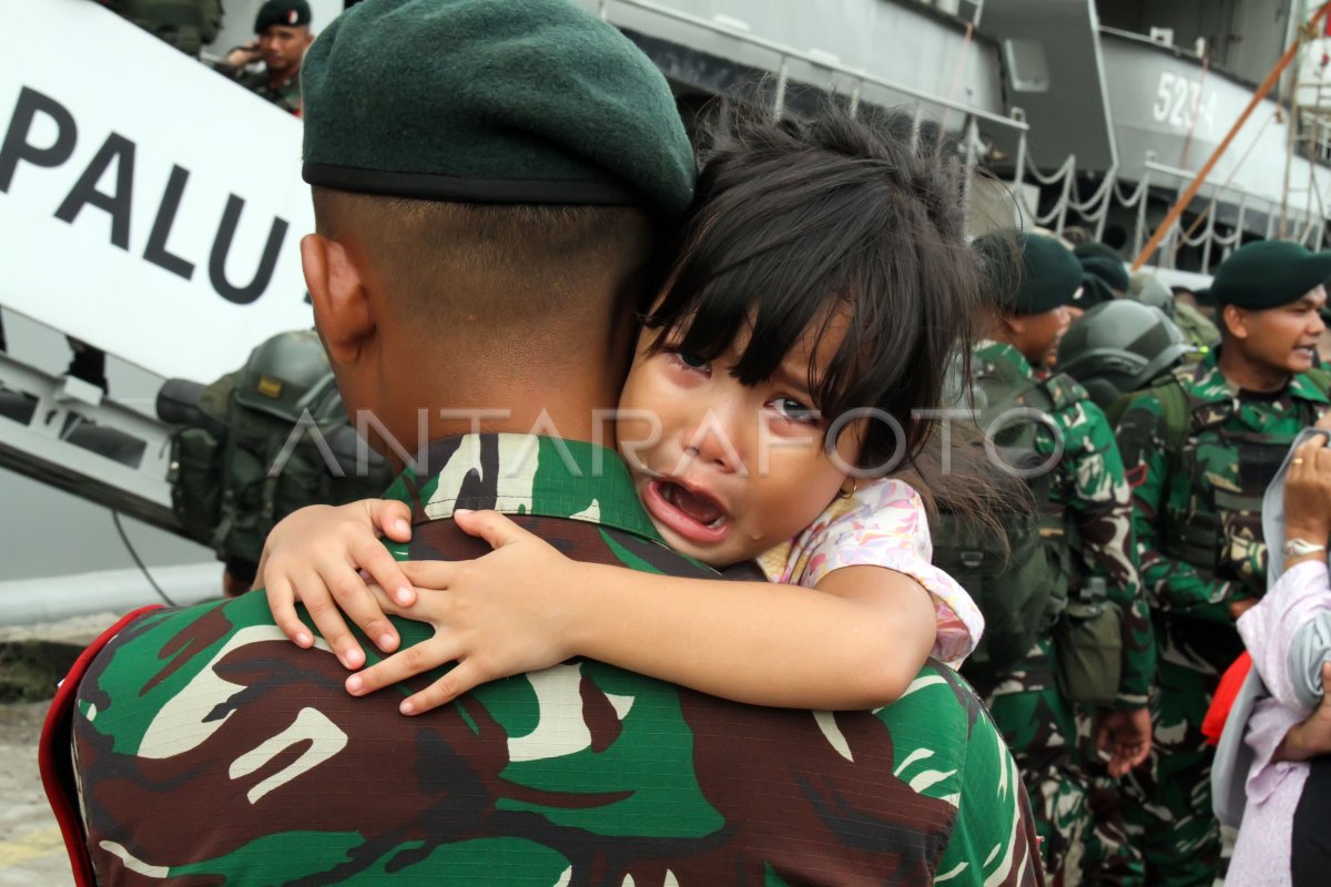 Pemberangkatan Satgas Pamtas RI ke Papua | ANTARA Foto