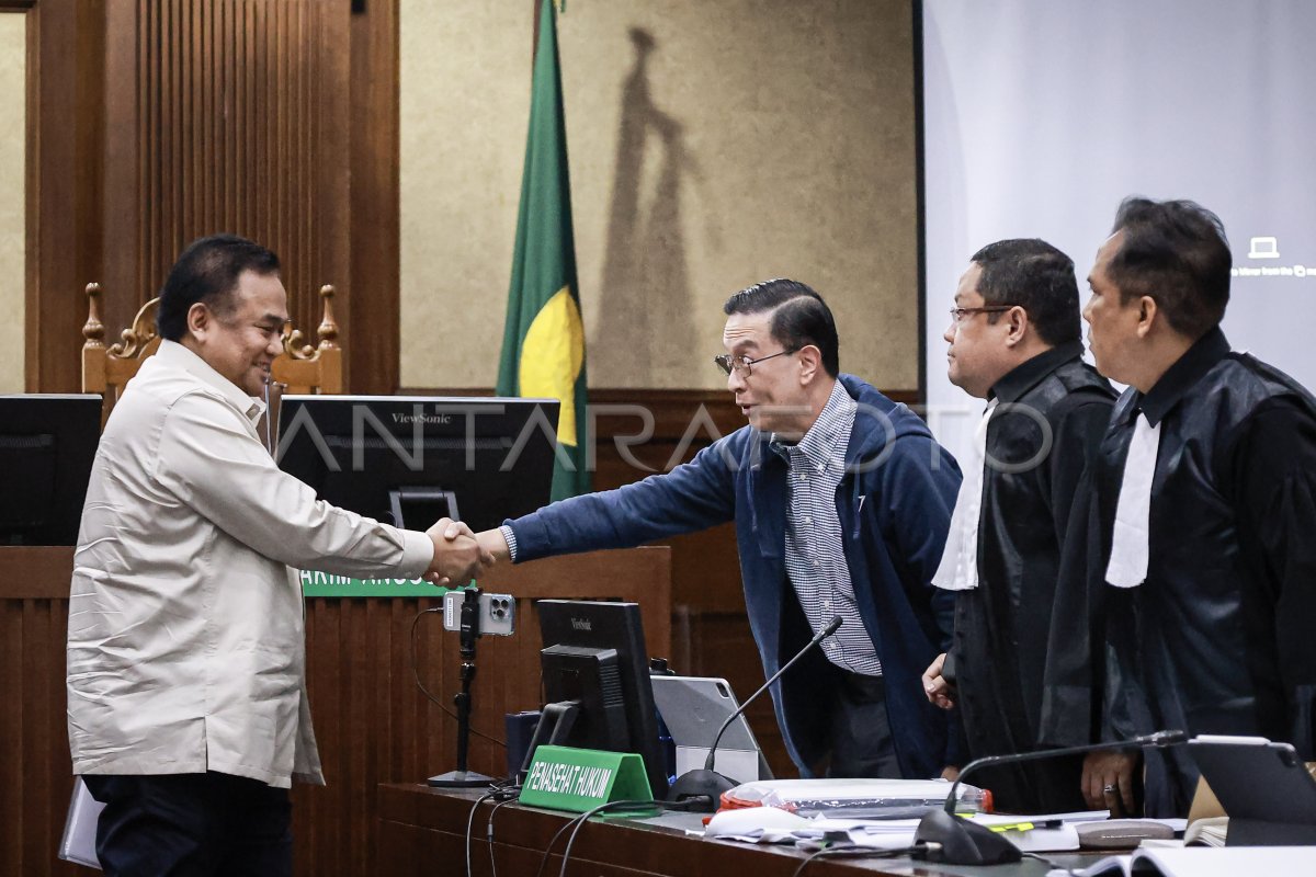 Mantan Mendag Rachmat Gobel bersaksi dalam sidang Tom Lembong | ANTARA Foto